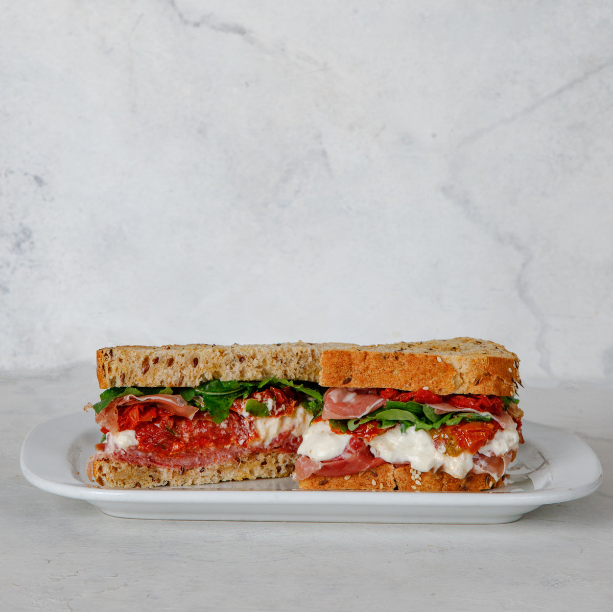 Sándwich de jamón crudo y burrata – Ninina